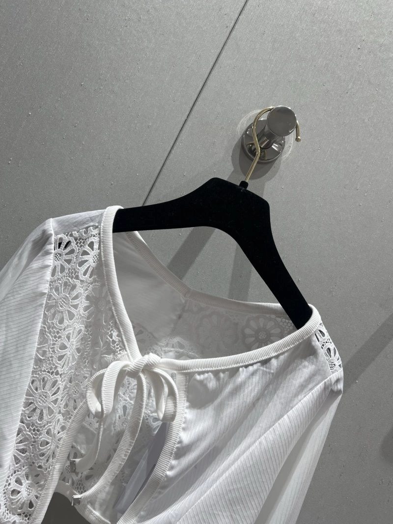 Bargain Chanel T-Shirts