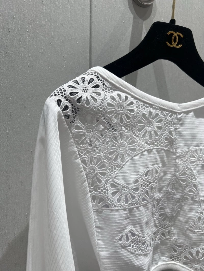 Bargain Chanel T-Shirts