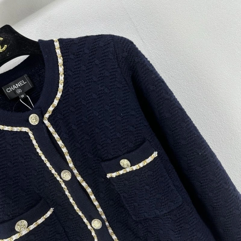 Bargain Chanel T-Shirts