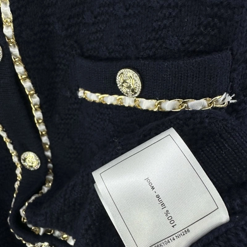 Bargain Chanel T-Shirts