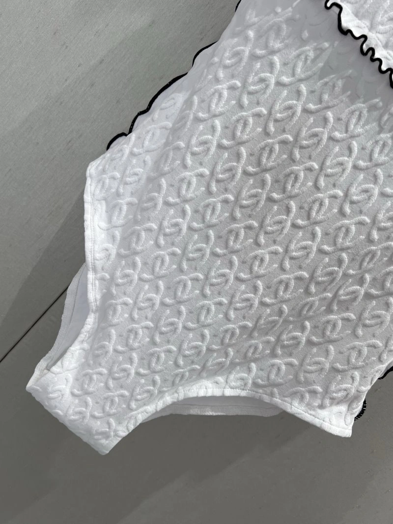 Top match Chanel T-Shirts