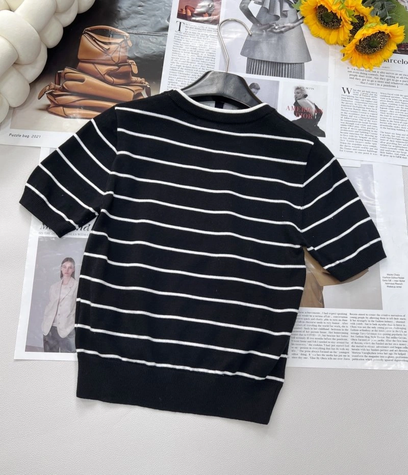 Bargain Chanel T-Shirts