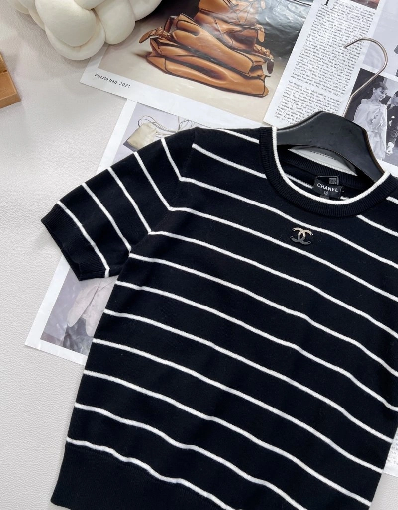 Bargain Chanel T-Shirts