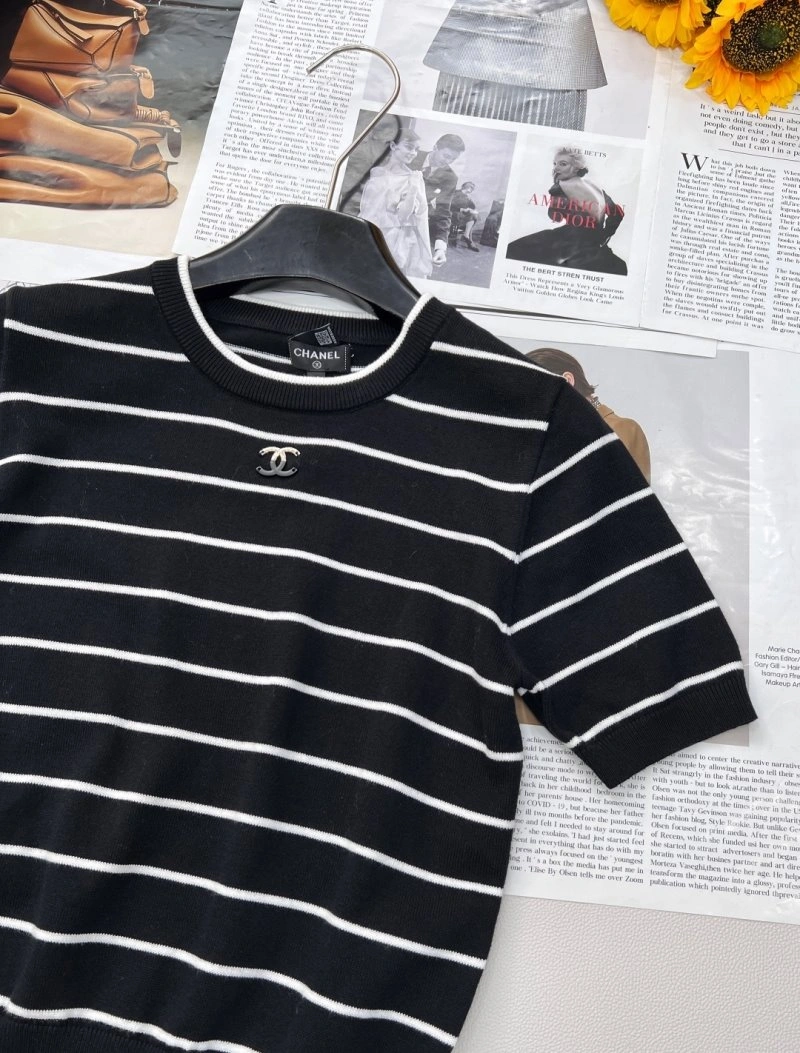 Bargain Chanel T-Shirts