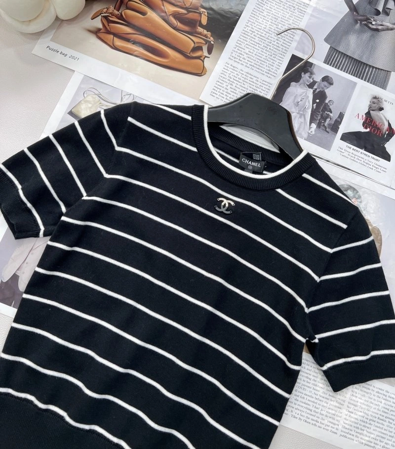 Bargain Chanel T-Shirts