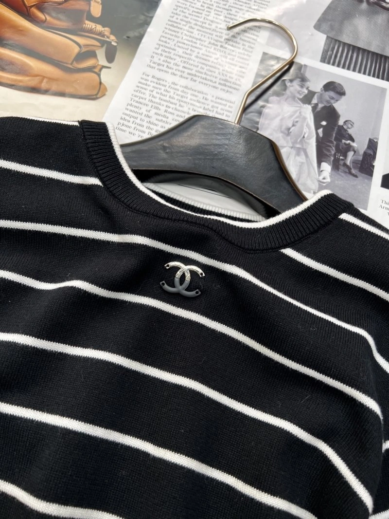 Bargain Chanel T-Shirts