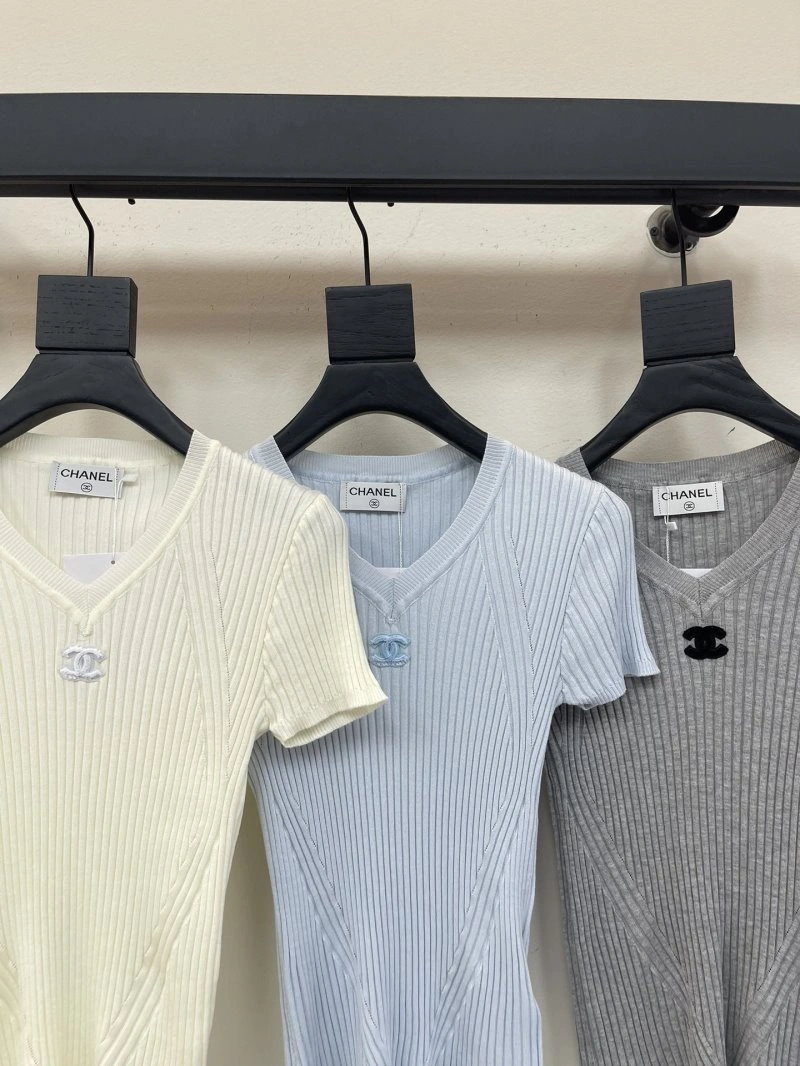Top mirror Chanel T-Shirts