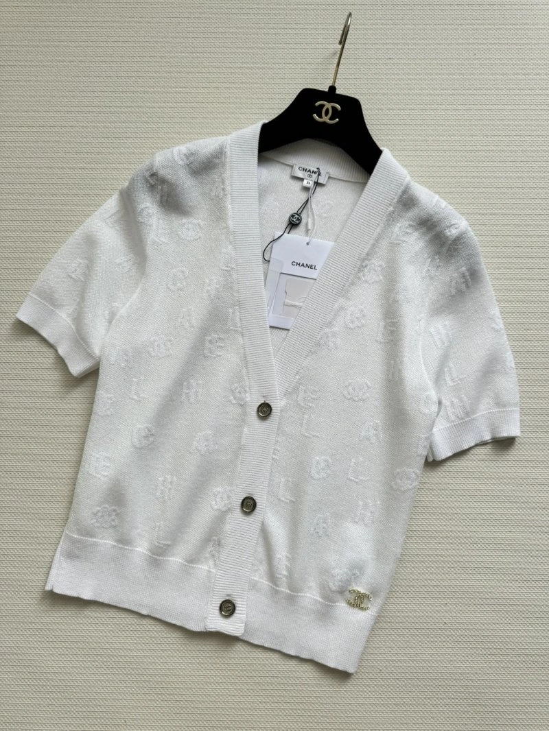 Bargain Chanel T-Shirts