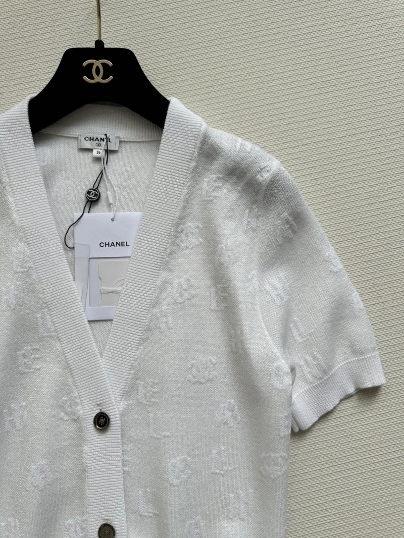 Bargain Chanel T-Shirts