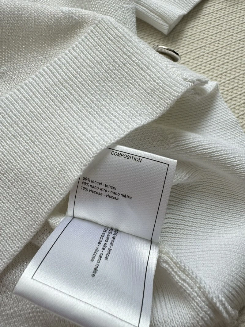Bargain Chanel T-Shirts