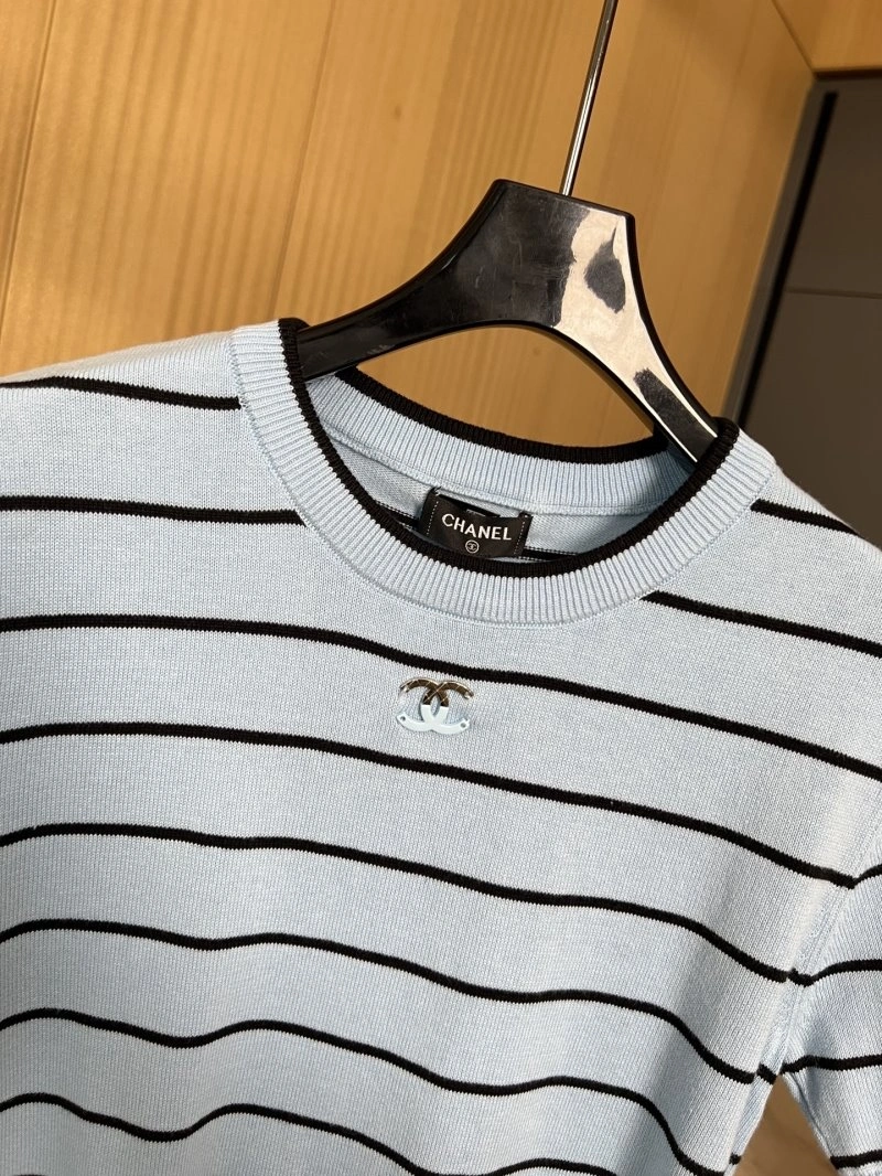 Accurate model Chanel T-Shirts