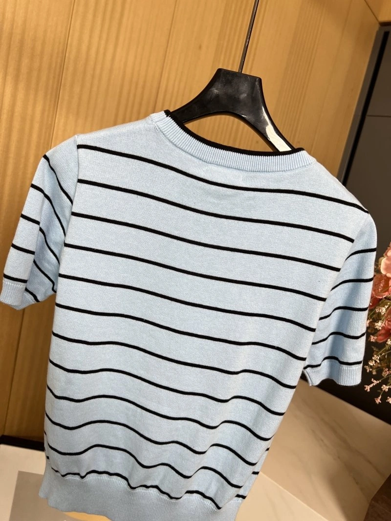 Accurate model Chanel T-Shirts
