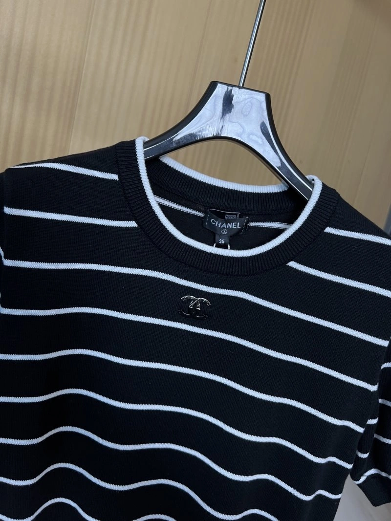 Accurate model Chanel T-Shirts