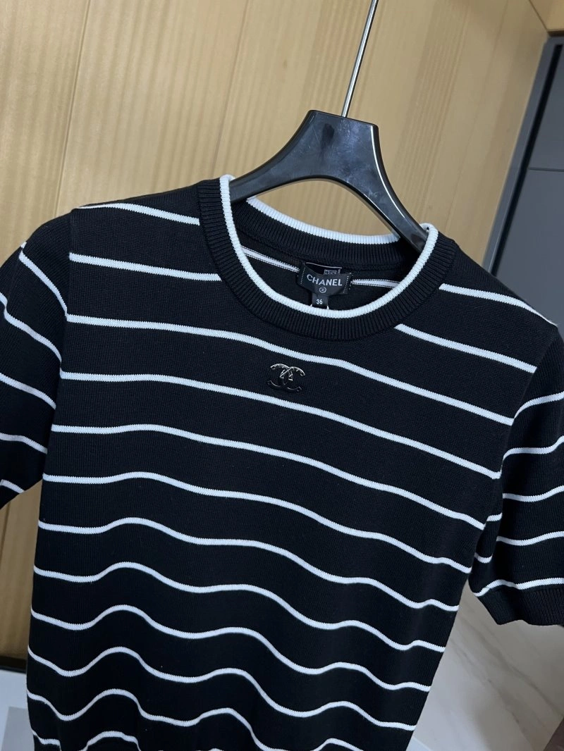 Accurate model Chanel T-Shirts