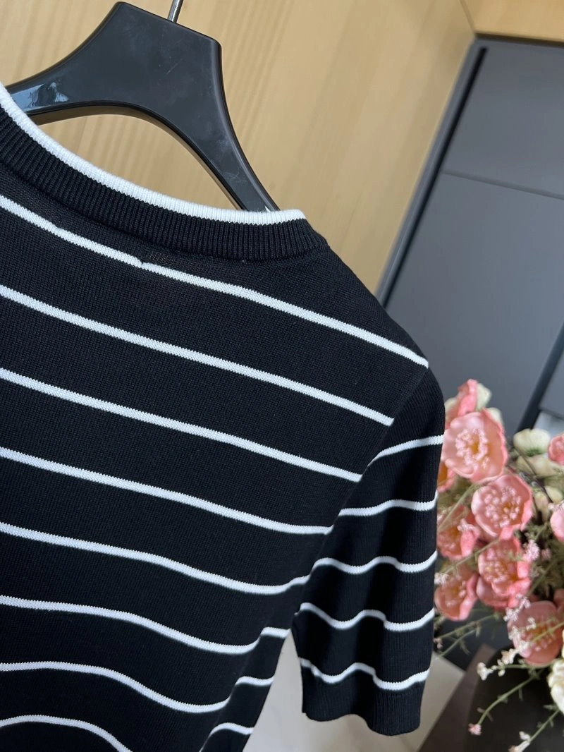 Accurate model Chanel T-Shirts