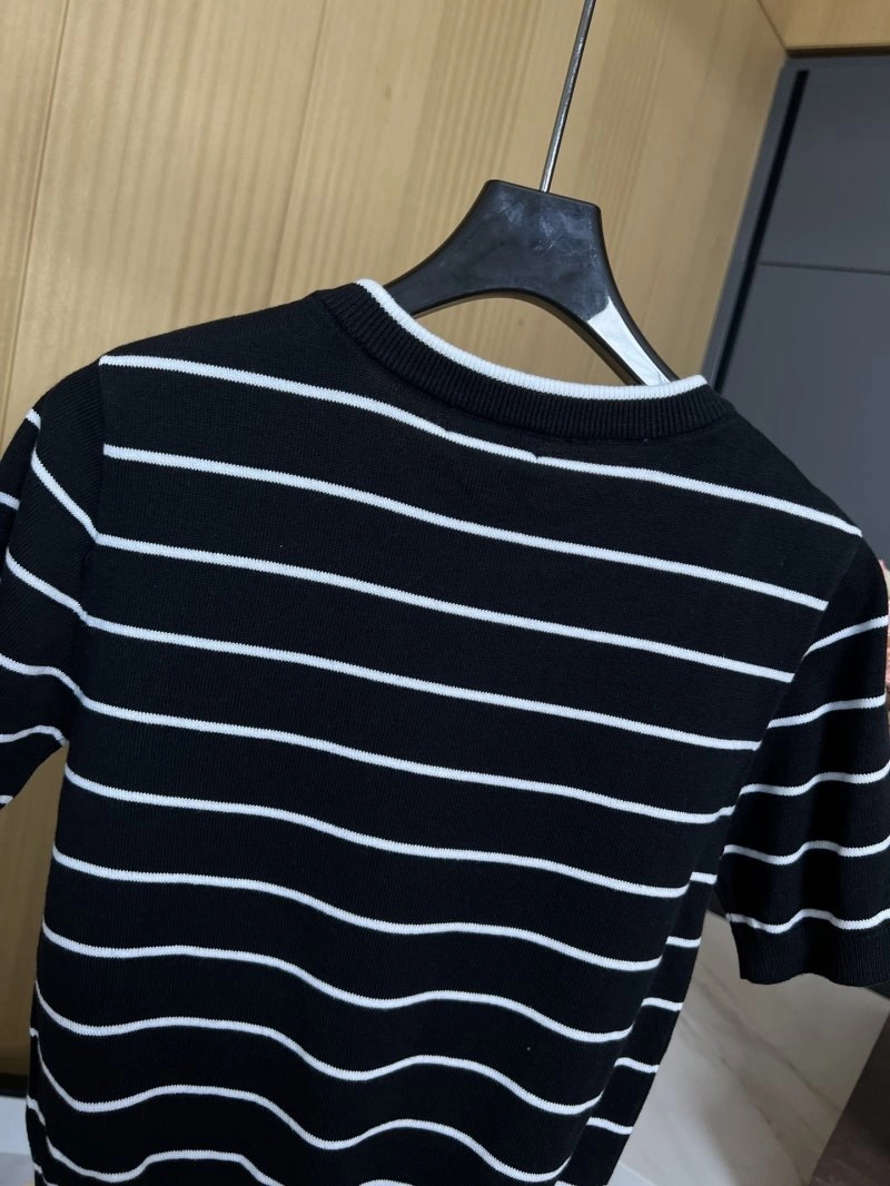 Accurate model Chanel T-Shirts