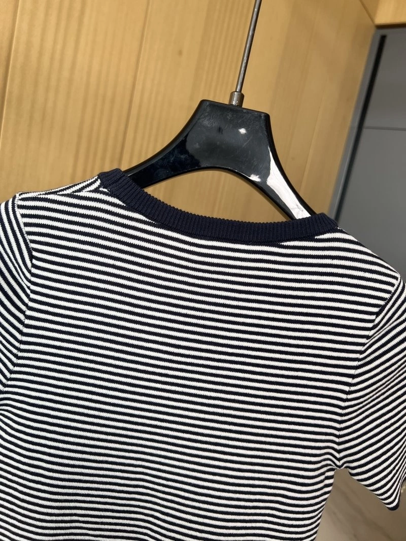 Accurate model Chanel T-Shirts