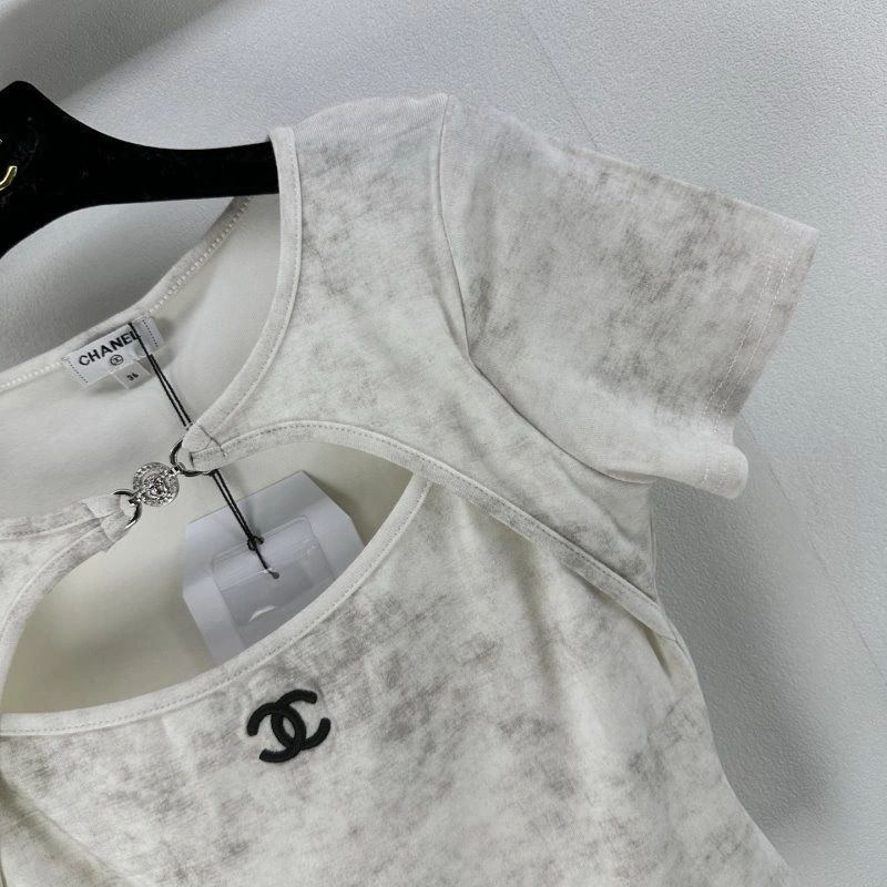 Accurate model Chanel T-Shirts
