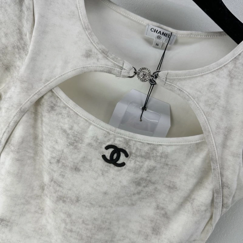 Accurate model Chanel T-Shirts