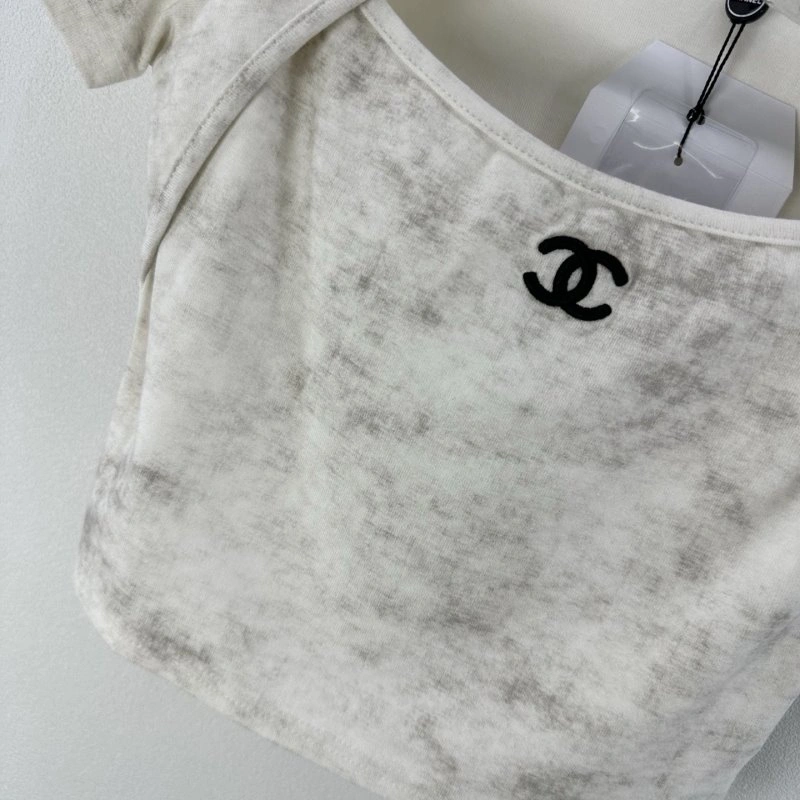 Accurate model Chanel T-Shirts