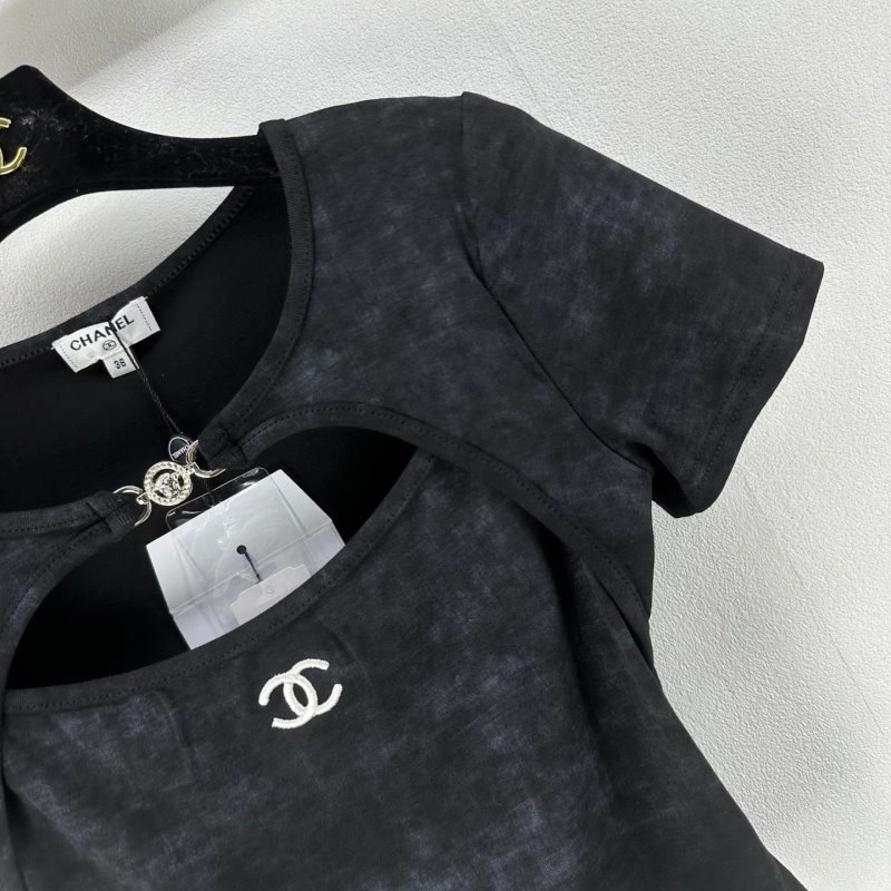 Bargain Chanel T-Shirts