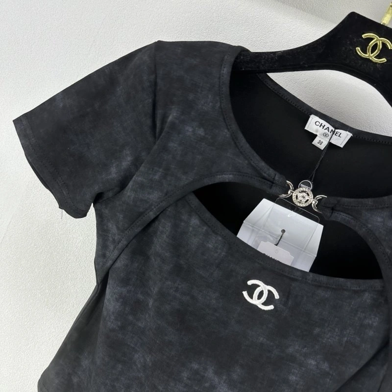 Bargain Chanel T-Shirts