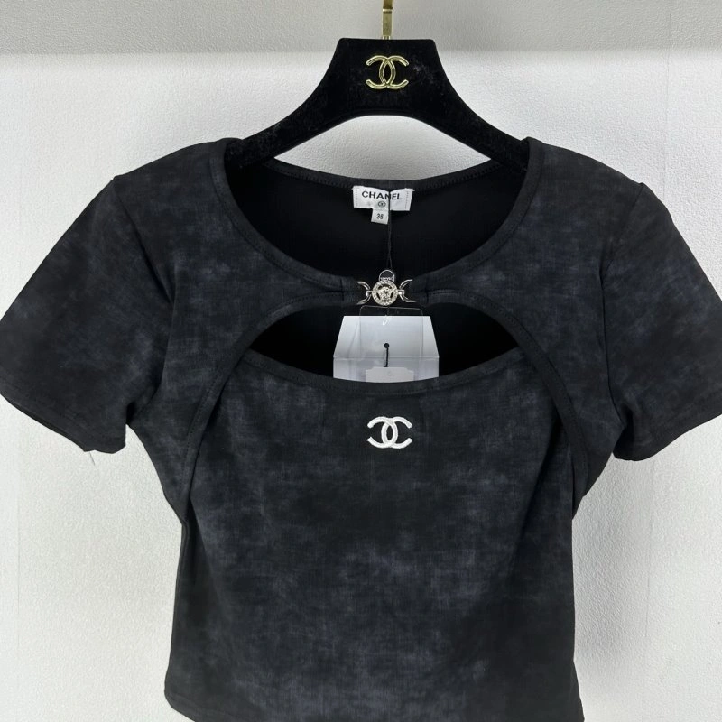 Bargain Chanel T-Shirts