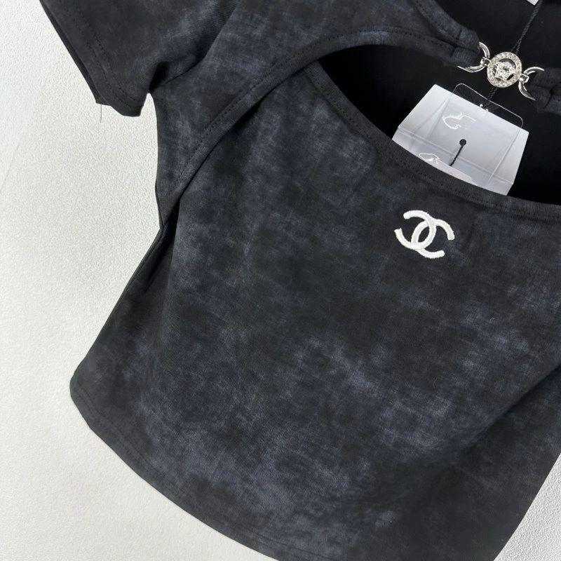 Bargain Chanel T-Shirts