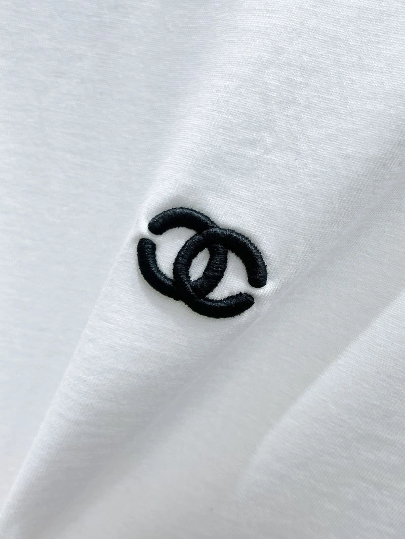 Bargain Chanel T-Shirts
