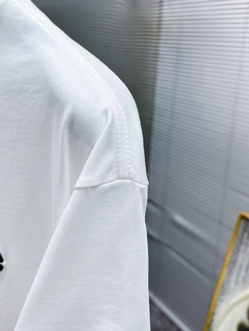 Bargain Chanel T-Shirts