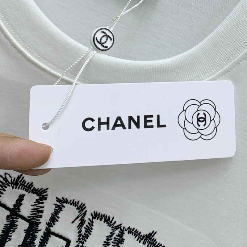 Bargain Chanel T-Shirts