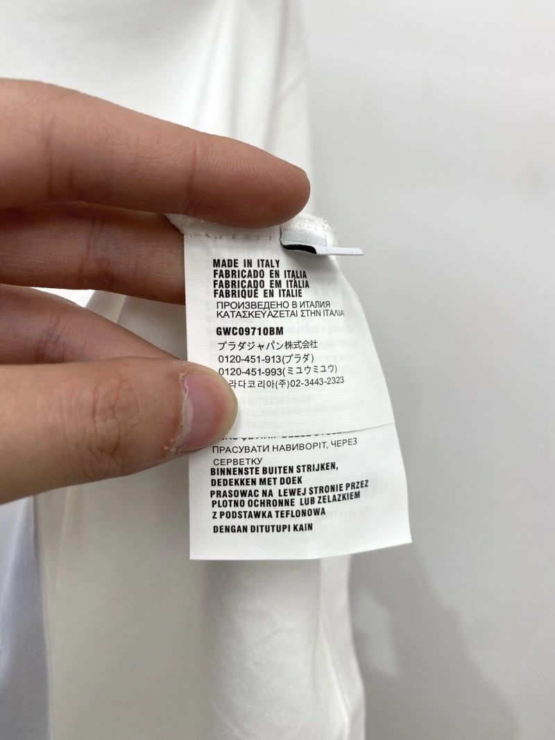 Discounted Chanel T-Shirts