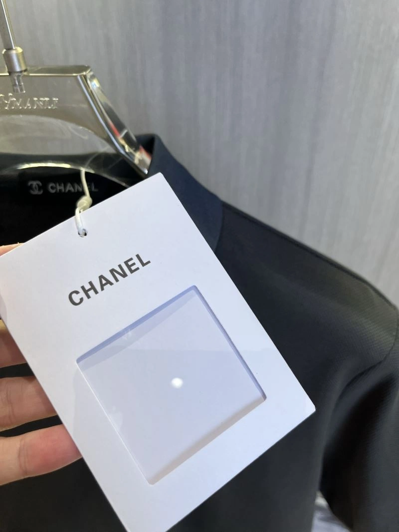 Accurate model Chanel T-Shirts