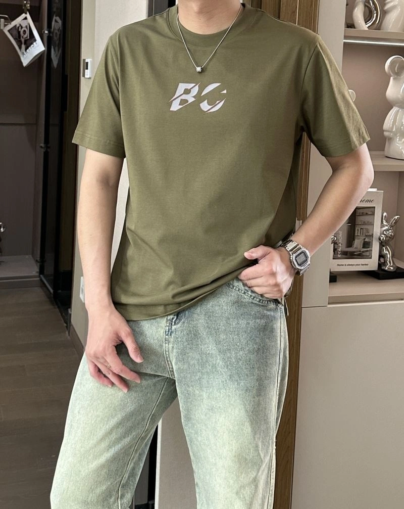 Low-cost Chanel T-Shirts