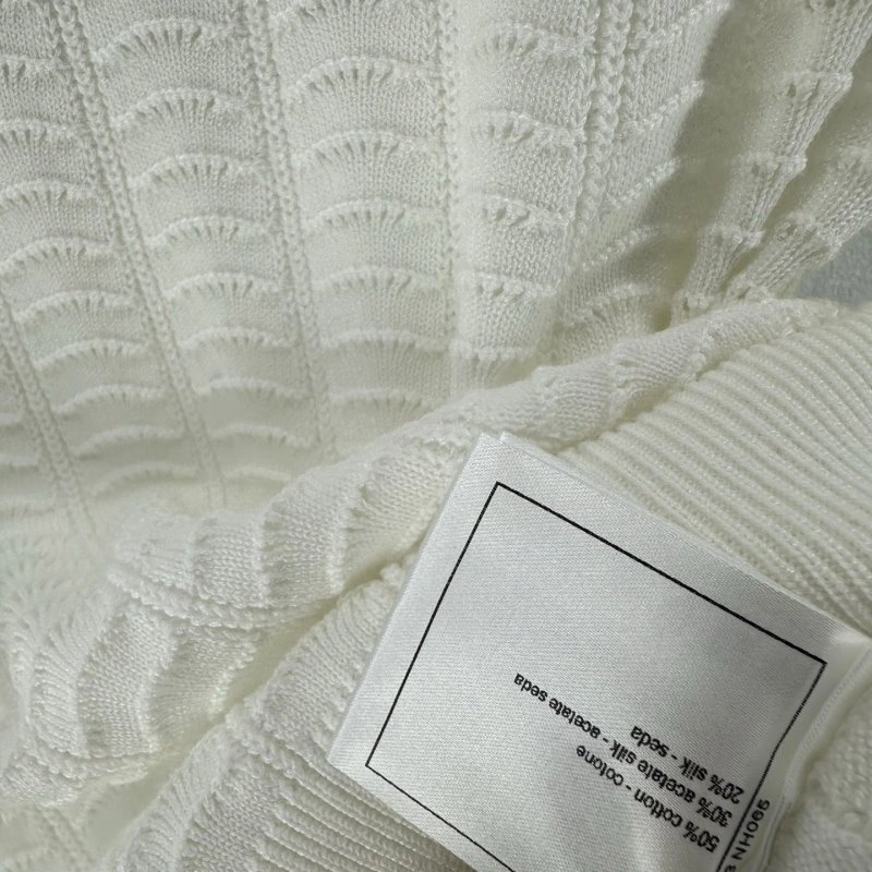 Bargain Chanel T-Shirts