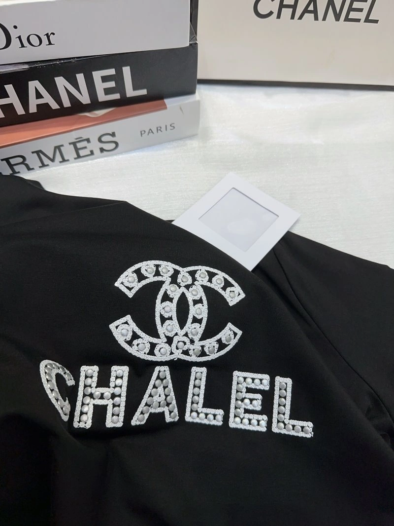 Low-cost Chanel T-Shirts