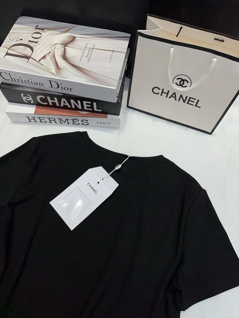 Low-cost Chanel T-Shirts