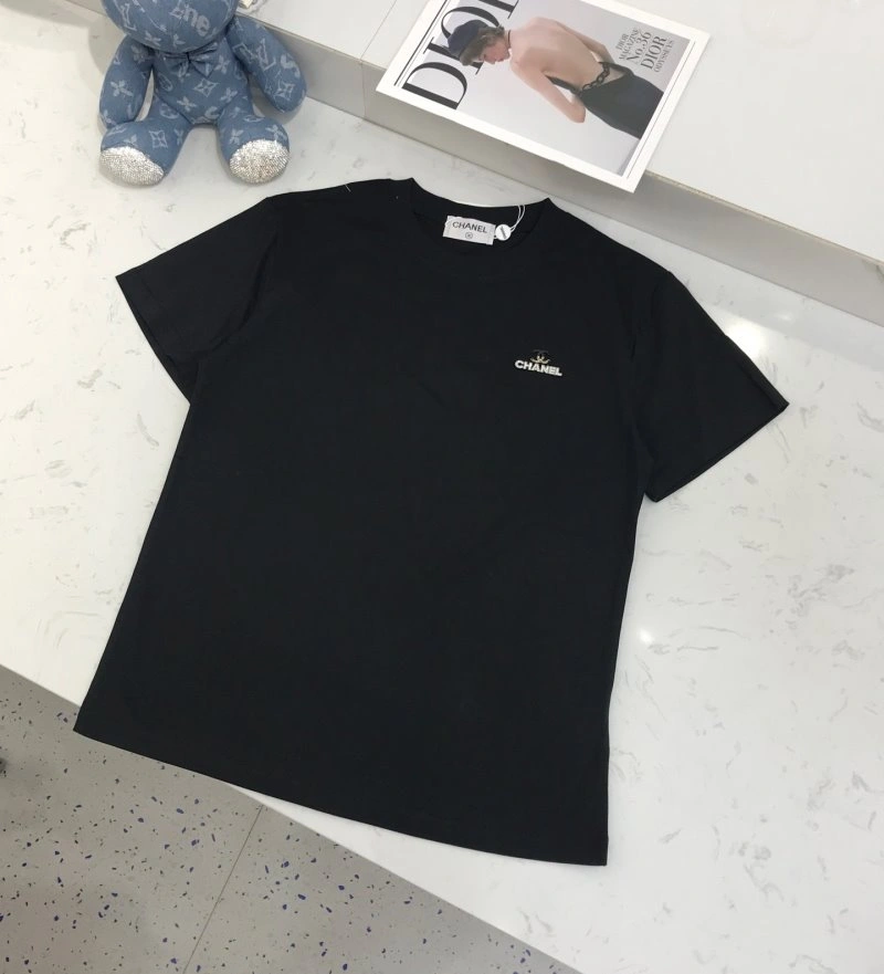 Accurate model Chanel T-Shirts
