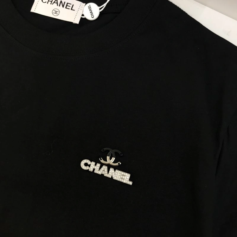 Accurate model Chanel T-Shirts