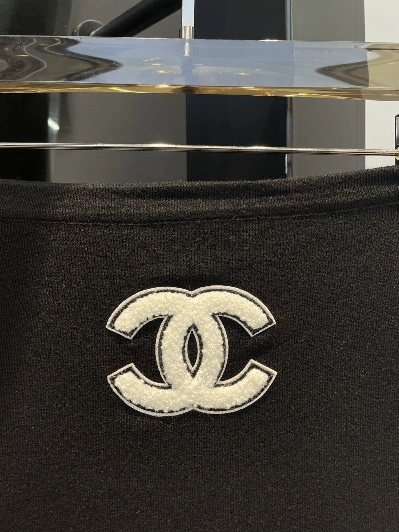 Accurate model Chanel T-Shirts