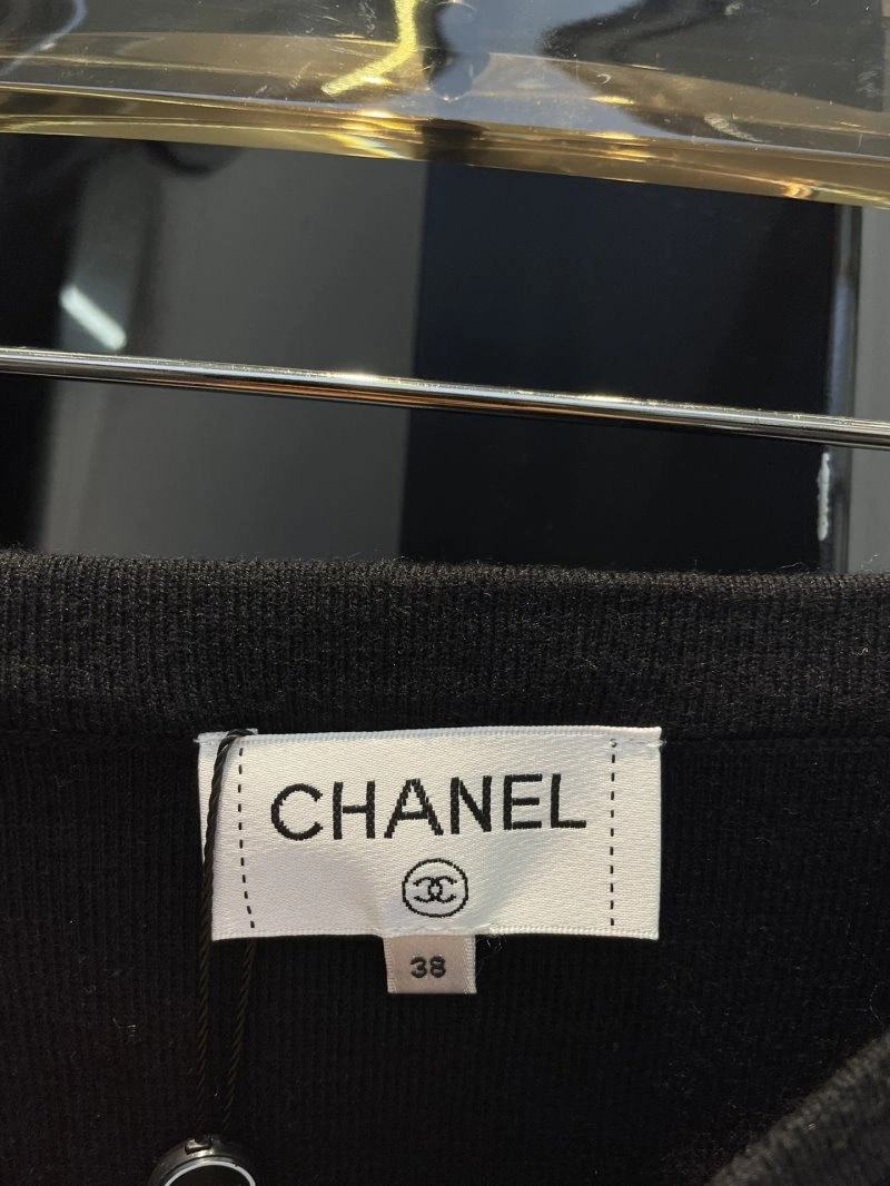 Accurate model Chanel T-Shirts