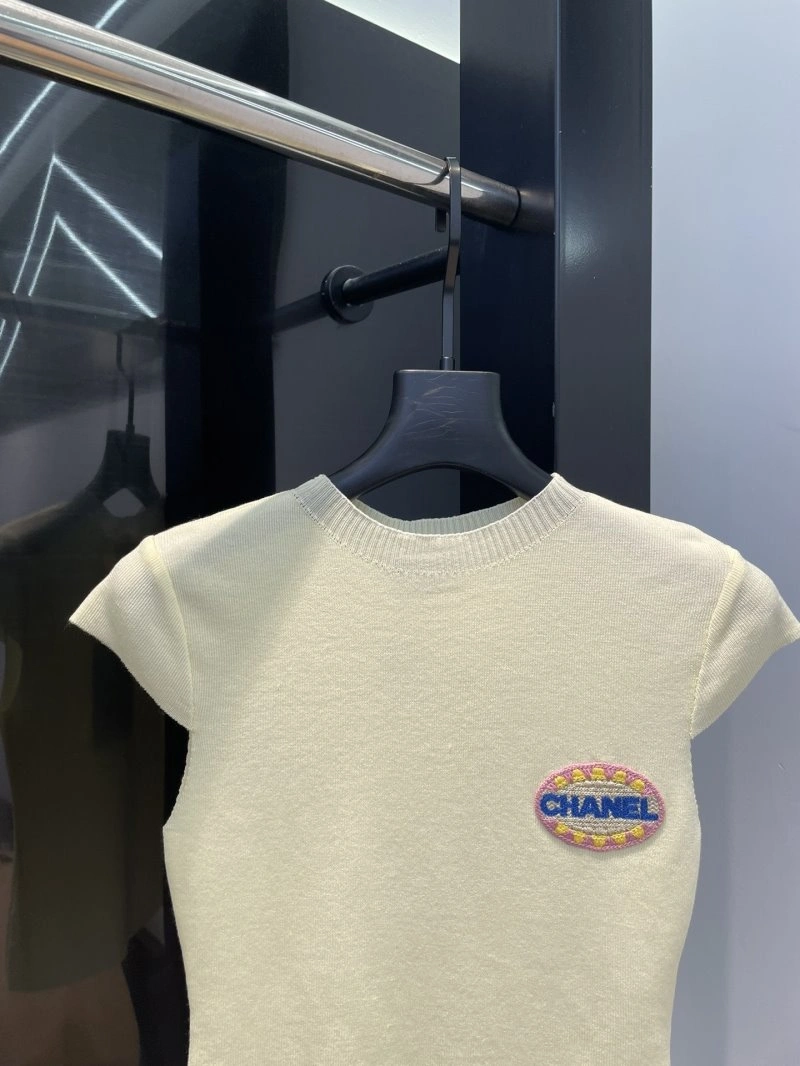 Accurate model Chanel T-Shirts