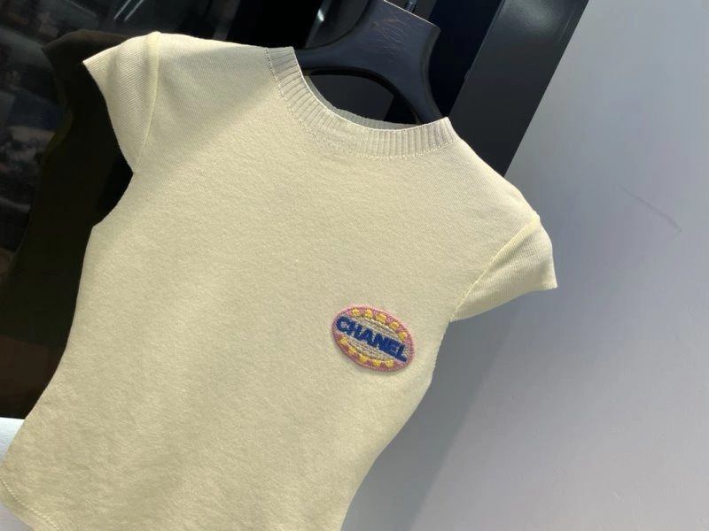 Accurate model Chanel T-Shirts