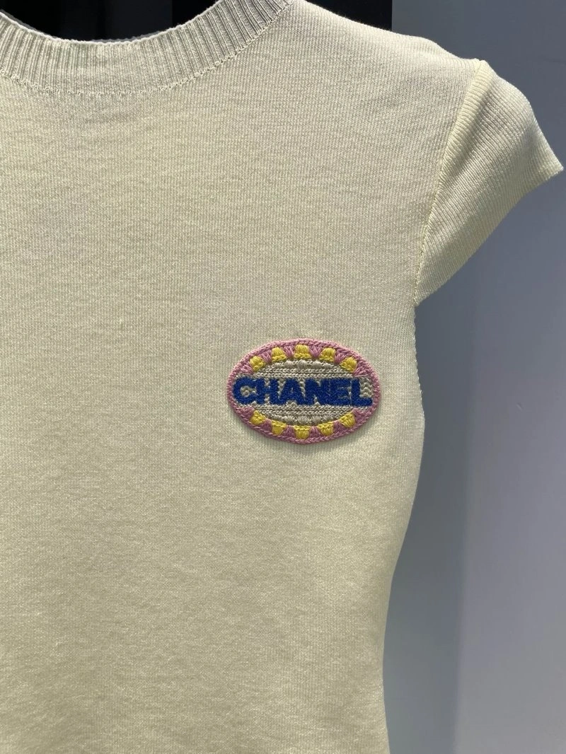 Accurate model Chanel T-Shirts