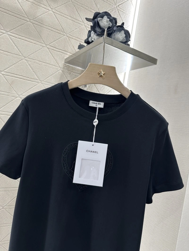Bargain Chanel T-Shirts