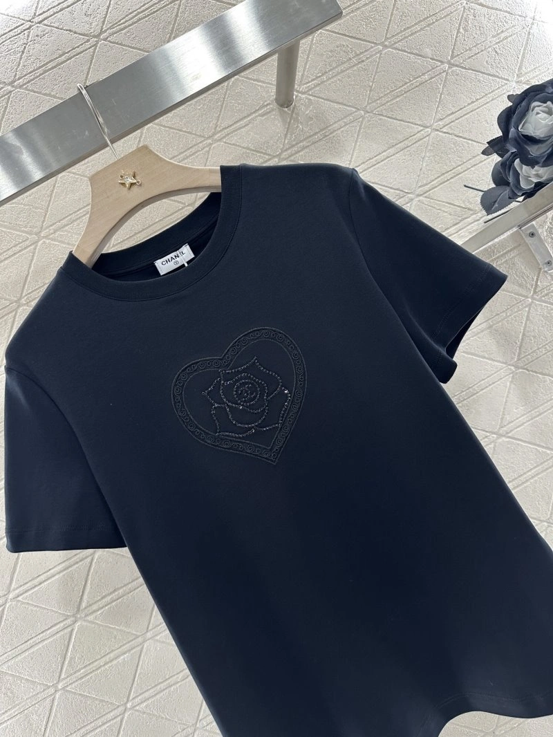 Bargain Chanel T-Shirts