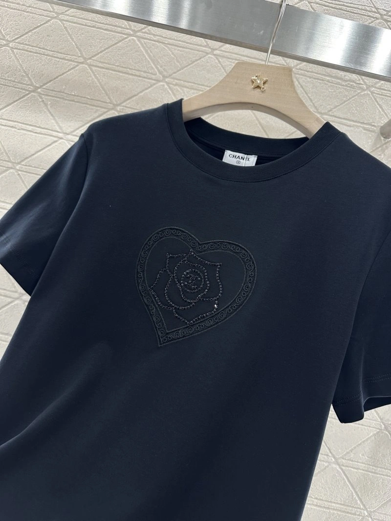 Bargain Chanel T-Shirts