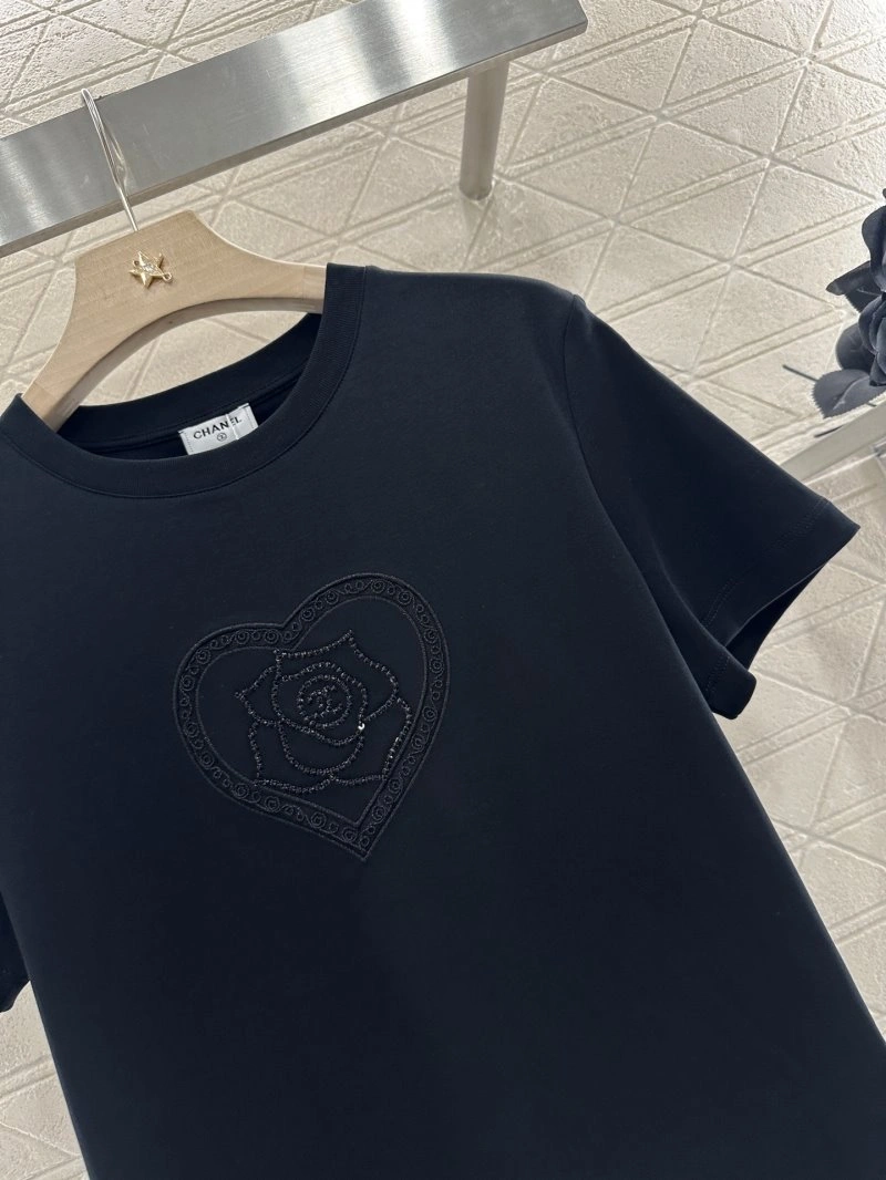 Bargain Chanel T-Shirts