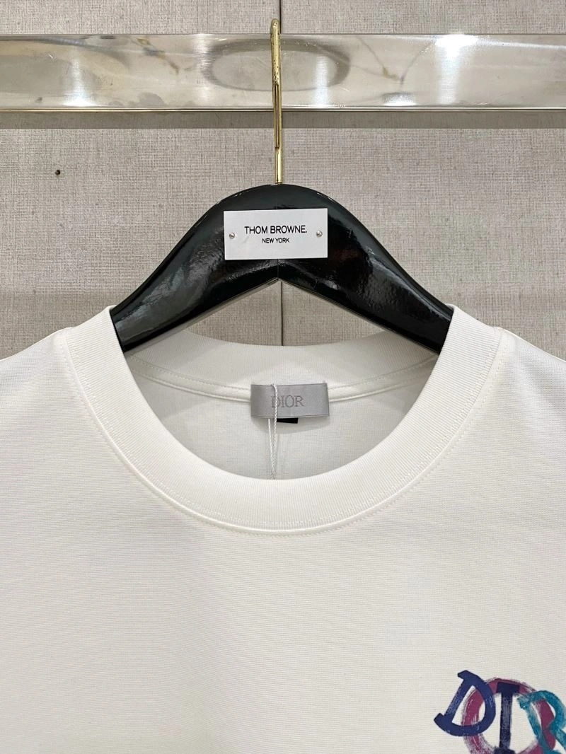 Bargain Chanel T-Shirts