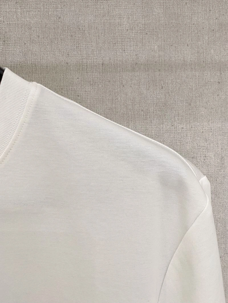 Bargain Chanel T-Shirts